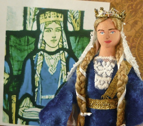 Indie Artist Spotlight: Debbie Ritter of Uneek Doll Designs | Jama's ...